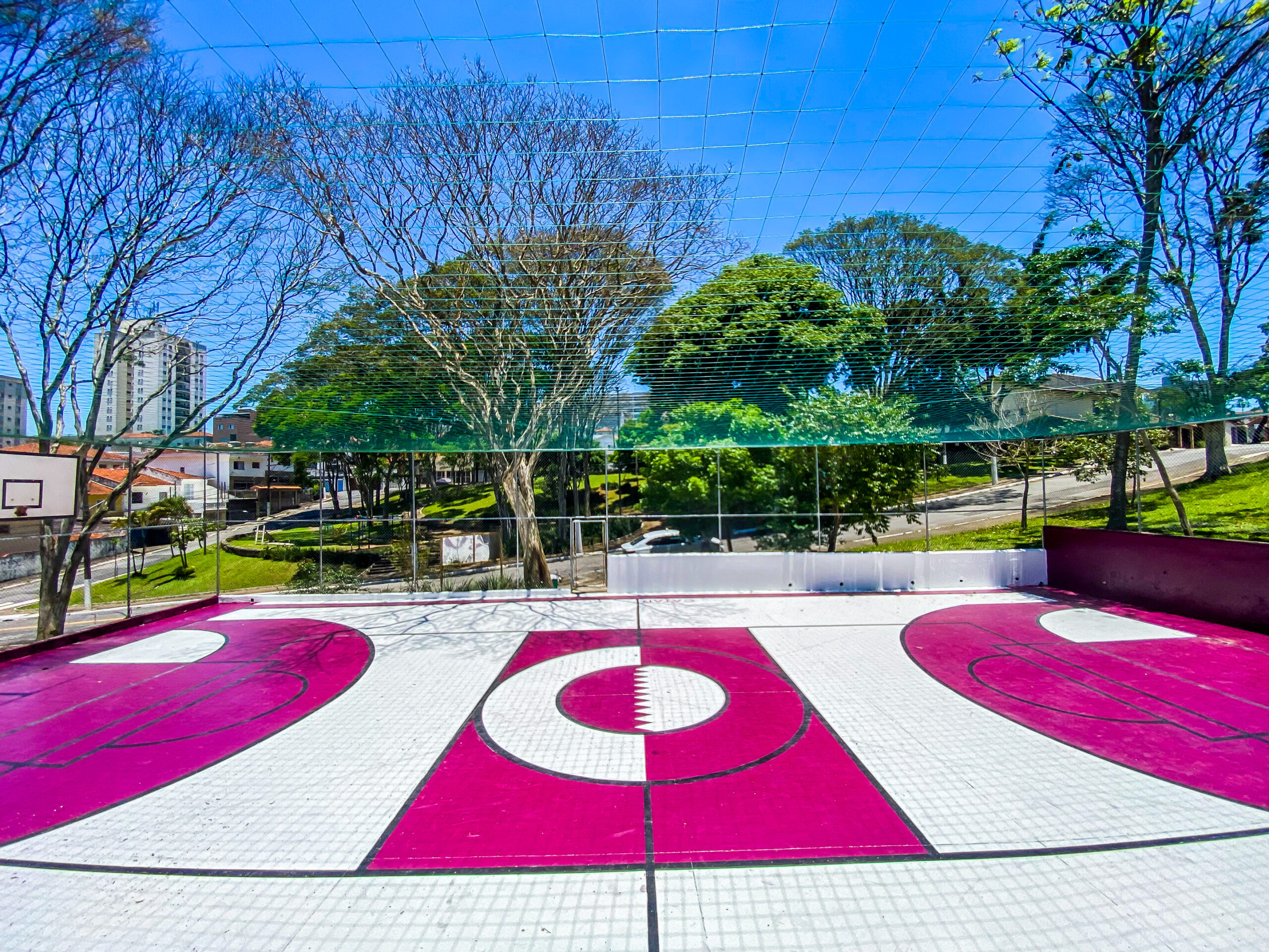 Quadras públicas de SP são decoradas para a Copa do Mundo